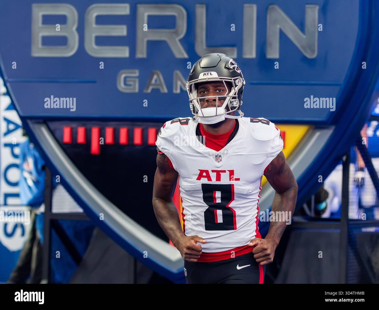 Kyle Pitts (Atlanta Falcons #8), Indianapolis Colts vs. Atlanta Falcons ...