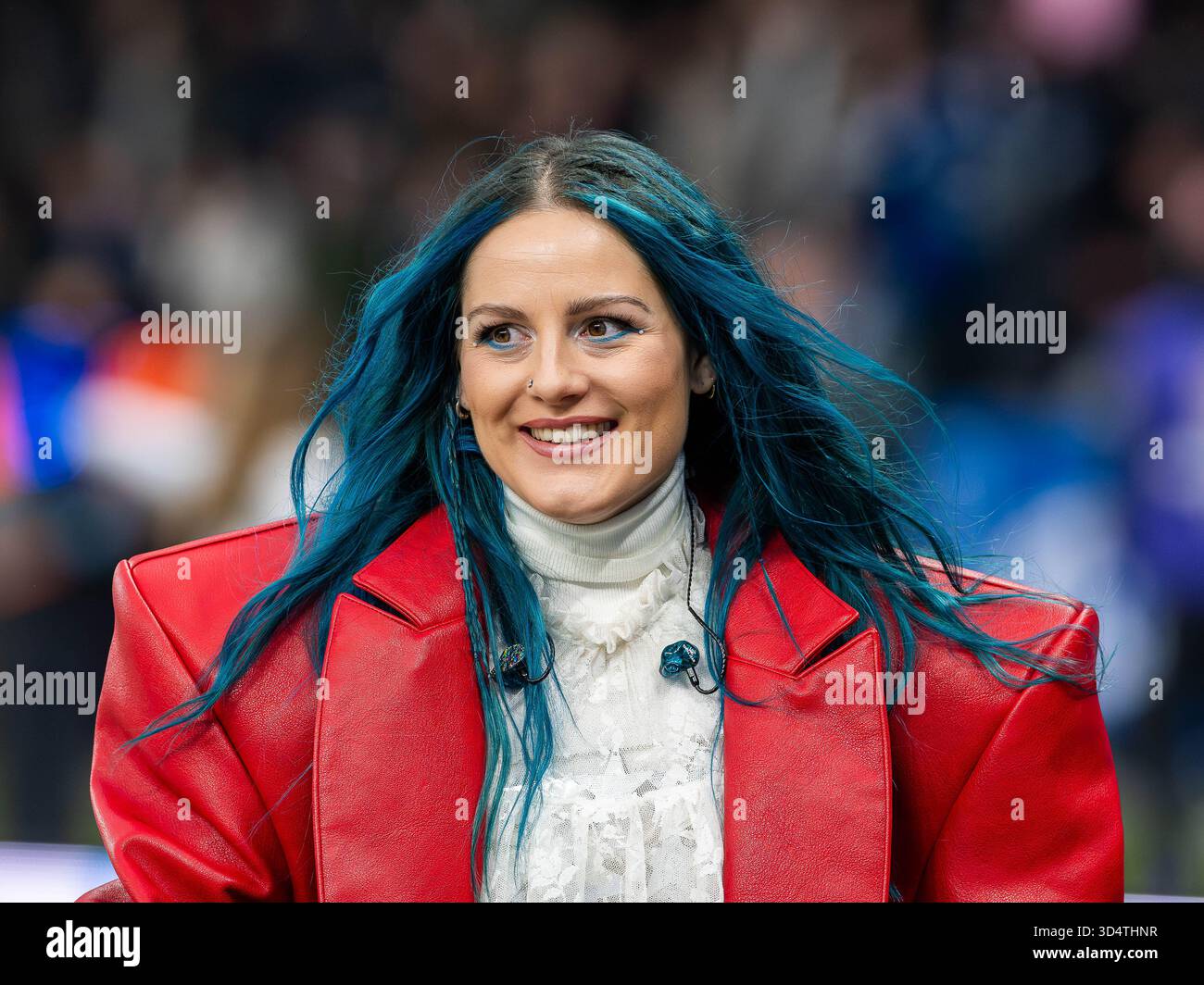 Falcons singer hi-res stock photography and images - Alamy