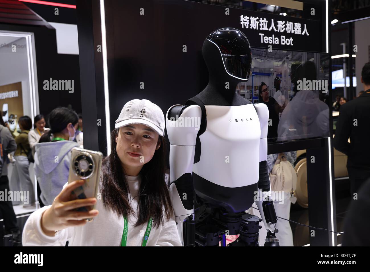 Tesla's Cybercab makes debut at the 8th China International Import Expo ...