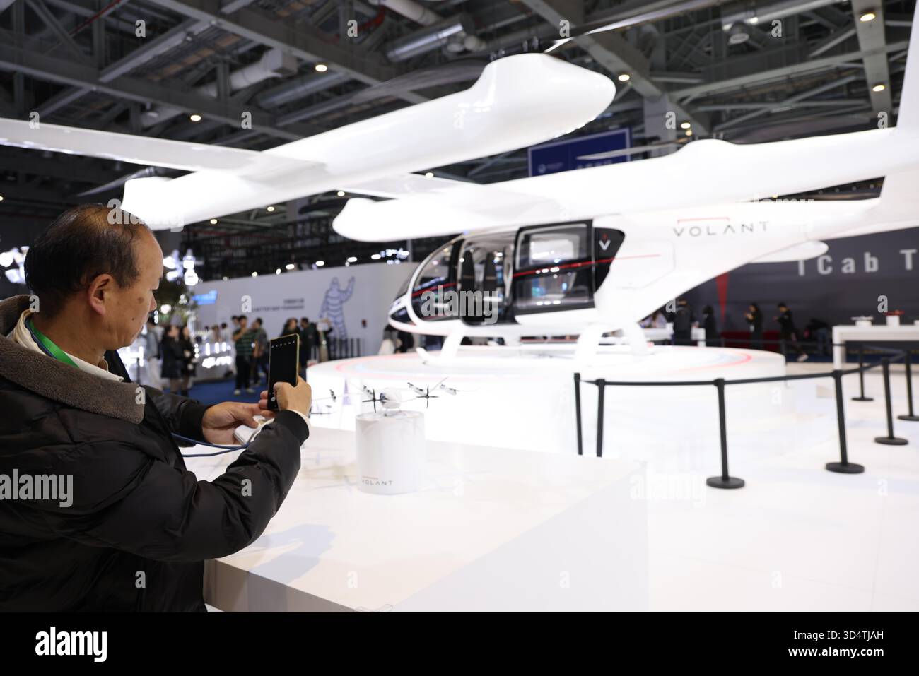 Volant Aerotech's VE25-100 eVTOL aircraft makes debut at the 8th China ...