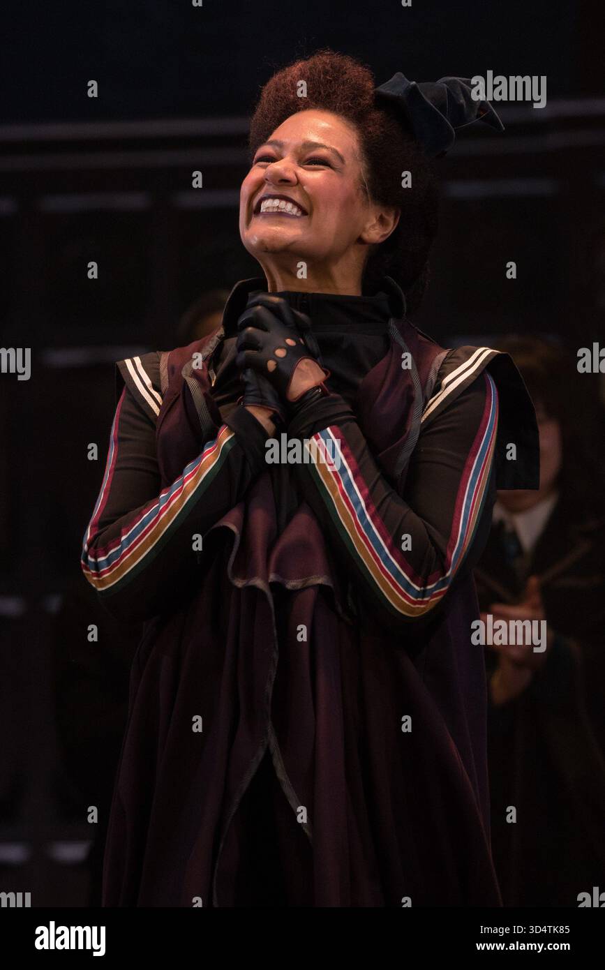 Ny. 11th Nov, 2025. Alexis Gordon on stage for THE CURSED CHILD Curtain ...