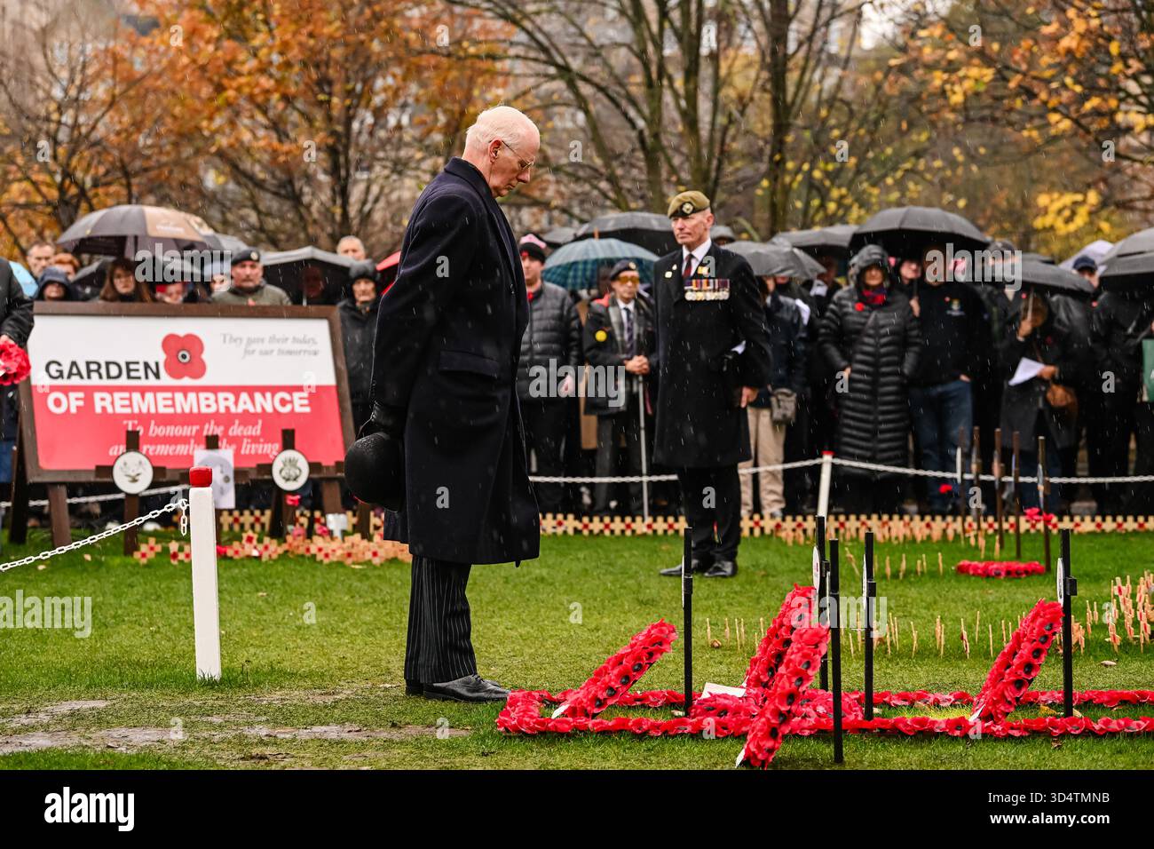 Edinburgh, Scotland, 11.11.2025 War veterans and the public pay their ...