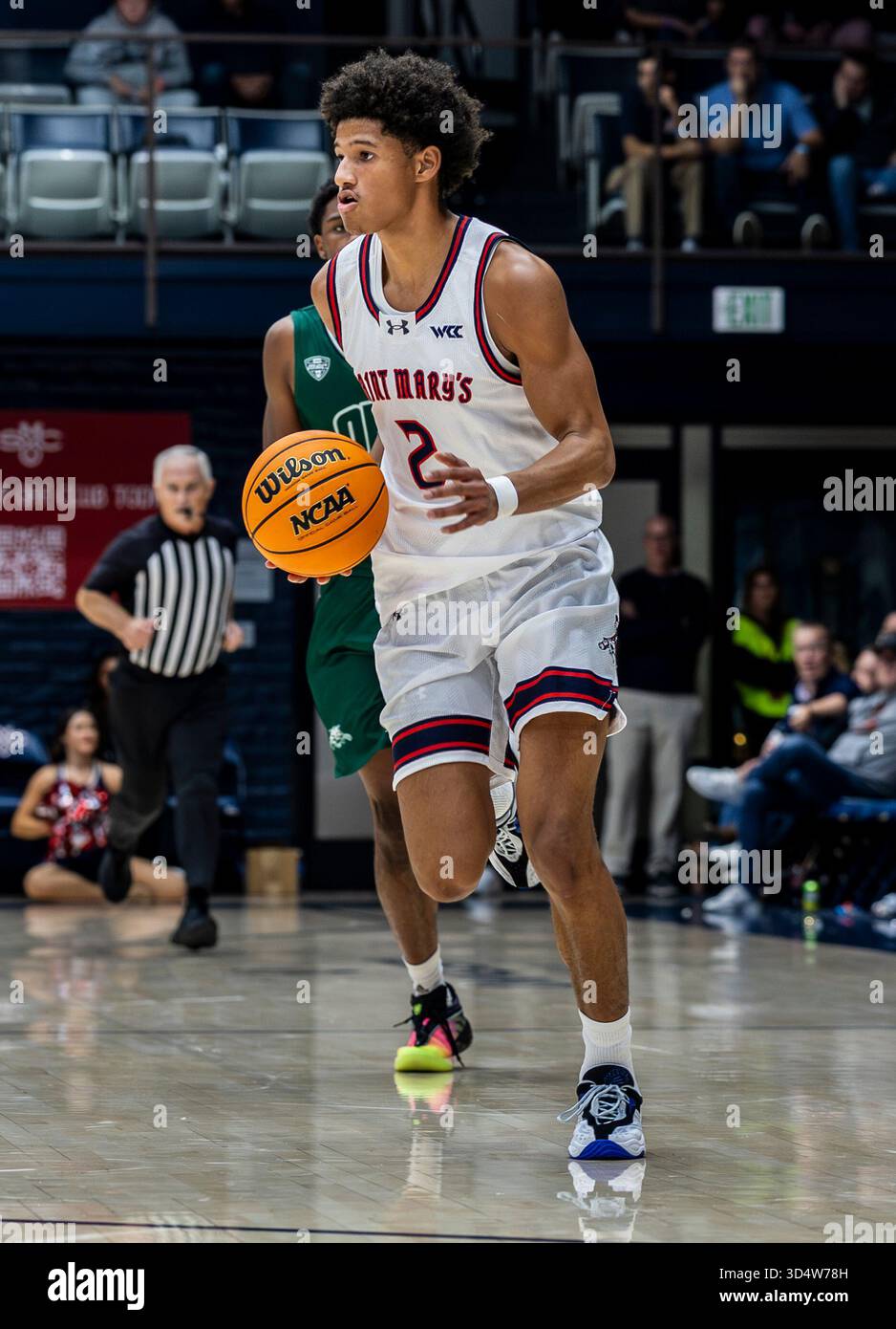 November 11 2025 Moraga CA, U.S.A. Saint Marys Gaels guard Tony Duckett ...