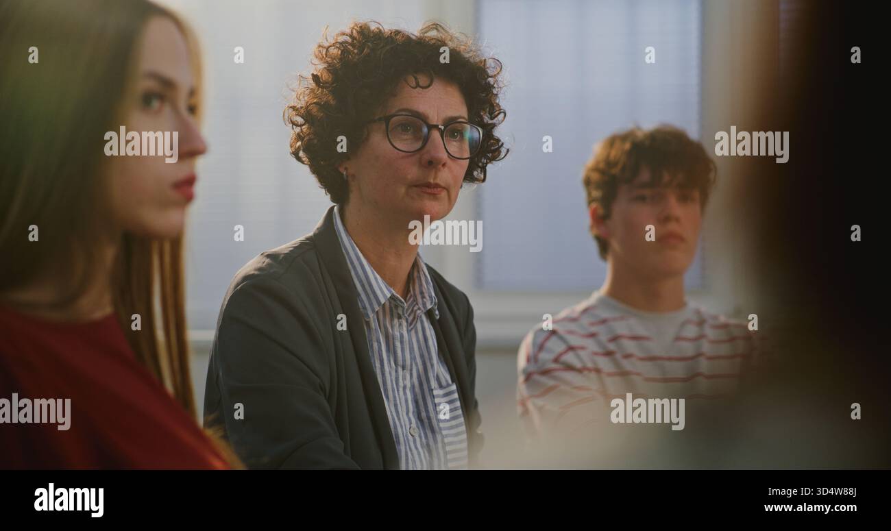 Teenage mental wellness hi-res stock photography and images - Alamy