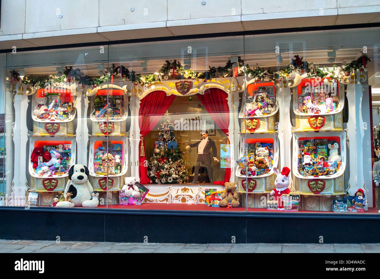 Christmas window display 2025 hi-res stock photography and images - Alamy