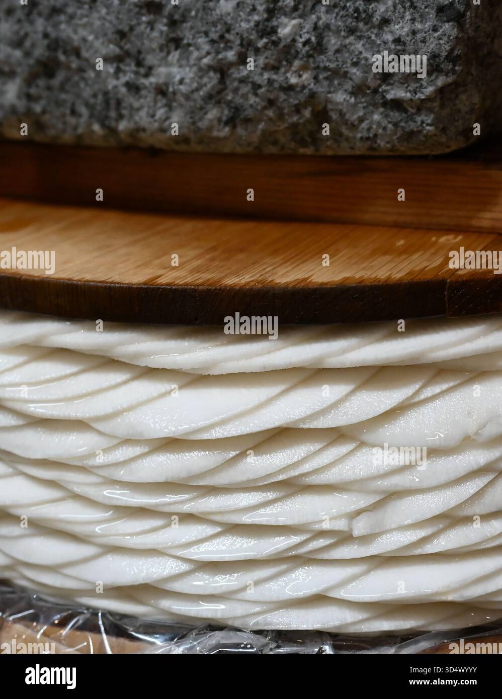 A photo shows "senmaizuke" prepared at the pickle company "Taian" in ...