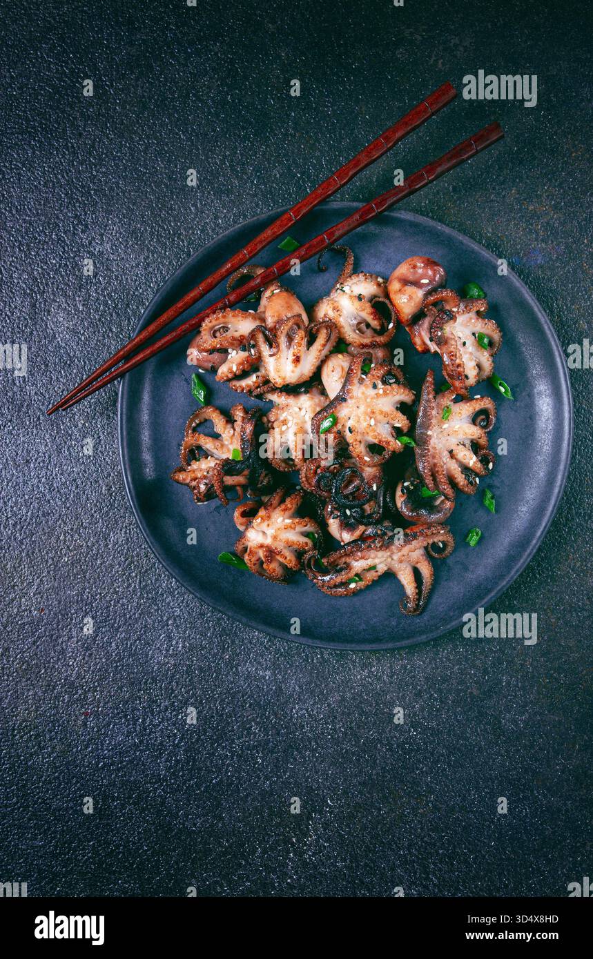 Octopus having dinner hi-res stock photography and images - Alamy