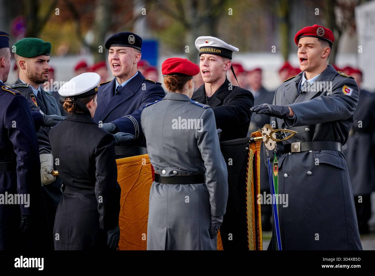 12 November 2025, Berlin: Recruits pledge their allegiance at the ...