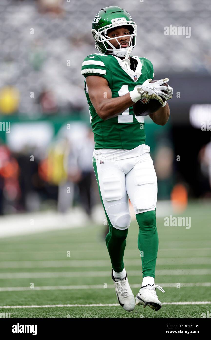 New York Jets wide receiver Isaiah Williams (18) warms up before an NFL ...
