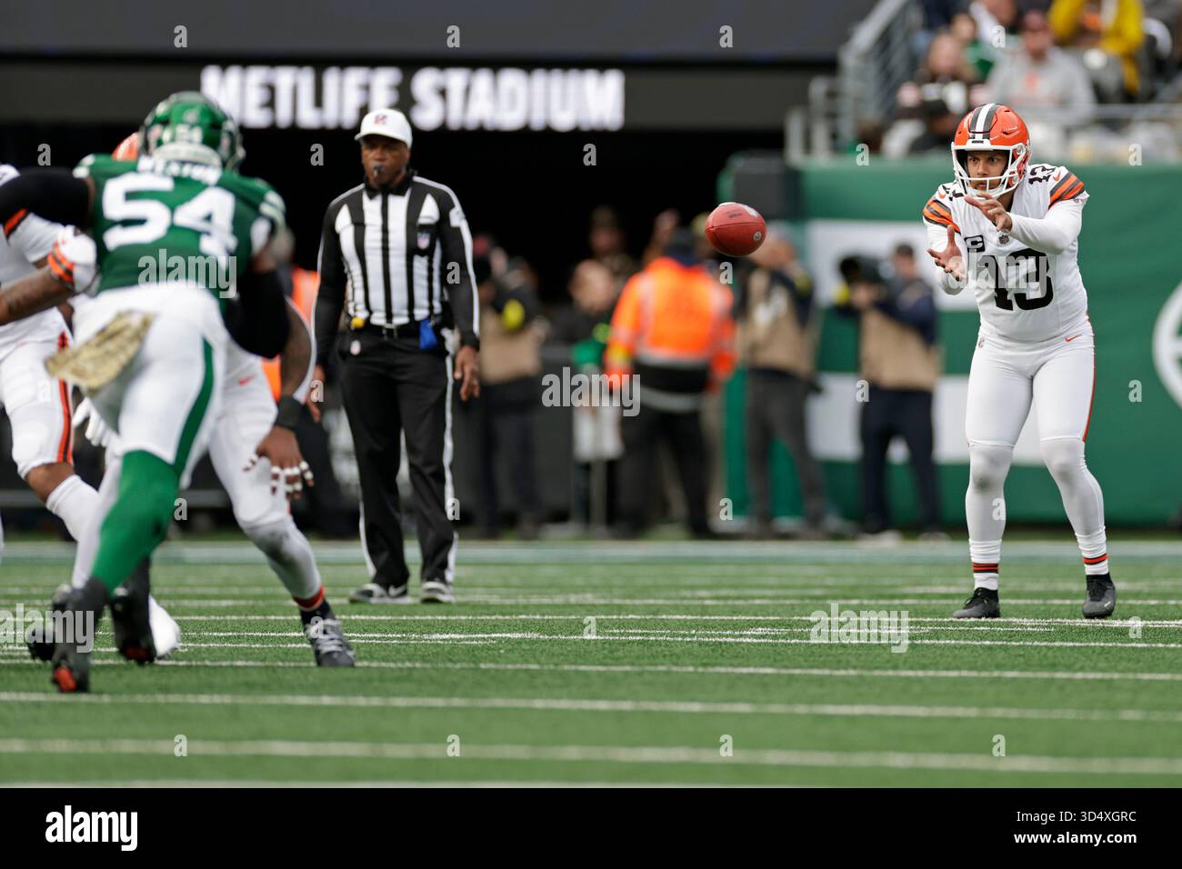 Cleveland Browns punter Corey Bojorquez (13) during an NFL football ...