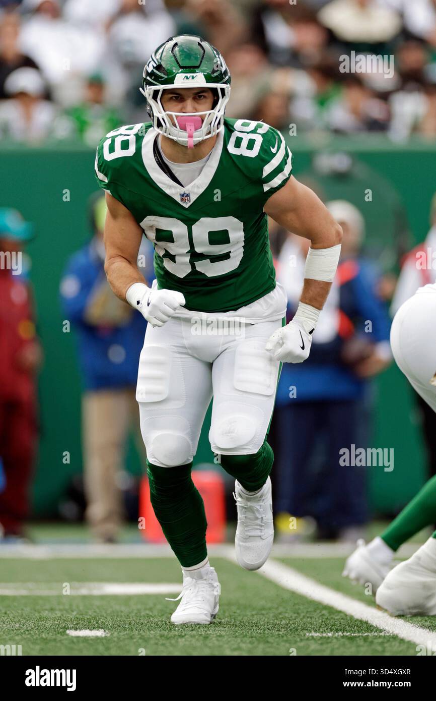 New York Jets tight end Jeremy Ruckert (89) runs during an NFL football ...