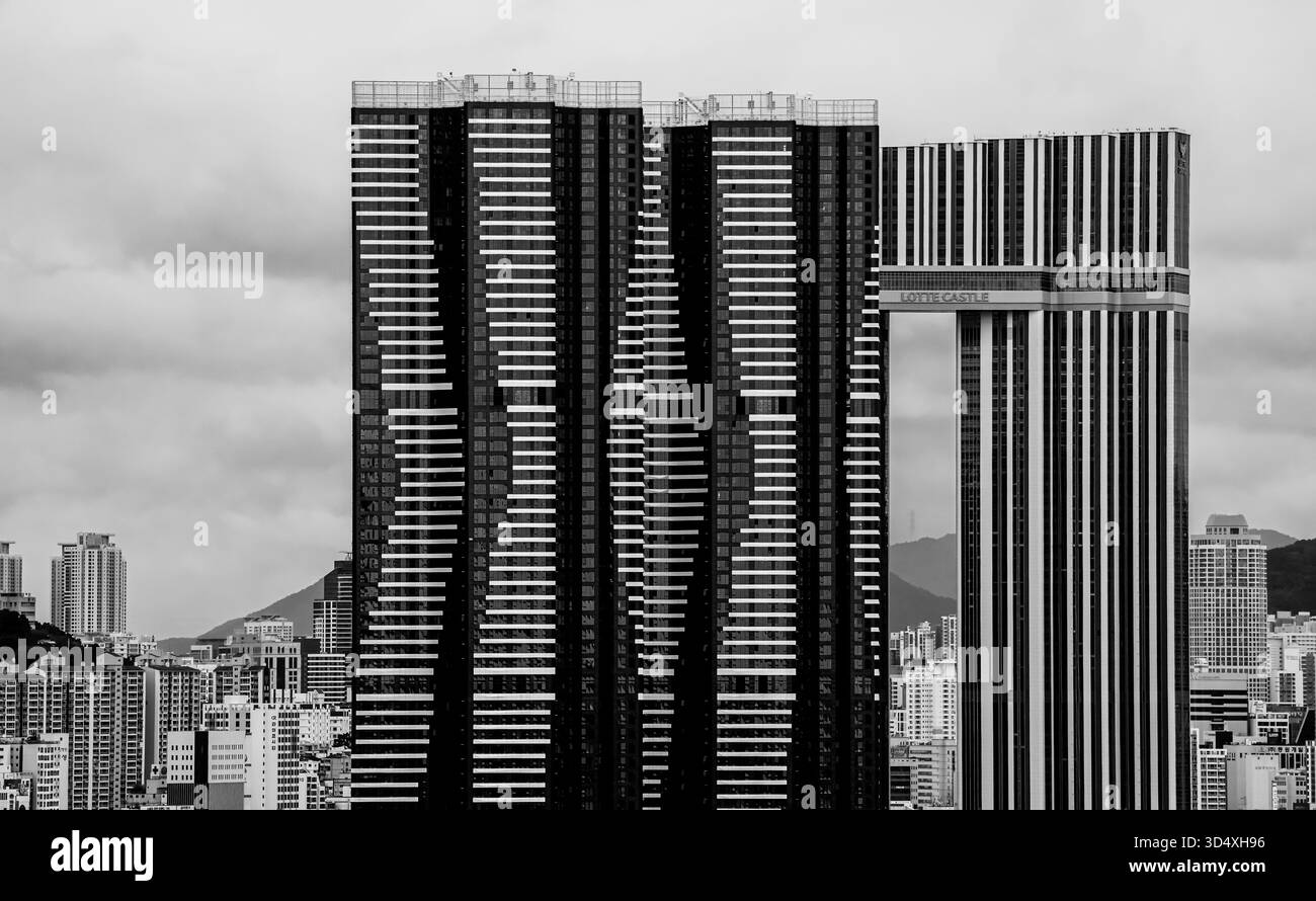 Featuring cloud Black and White Stock Photos & Images - Alamy