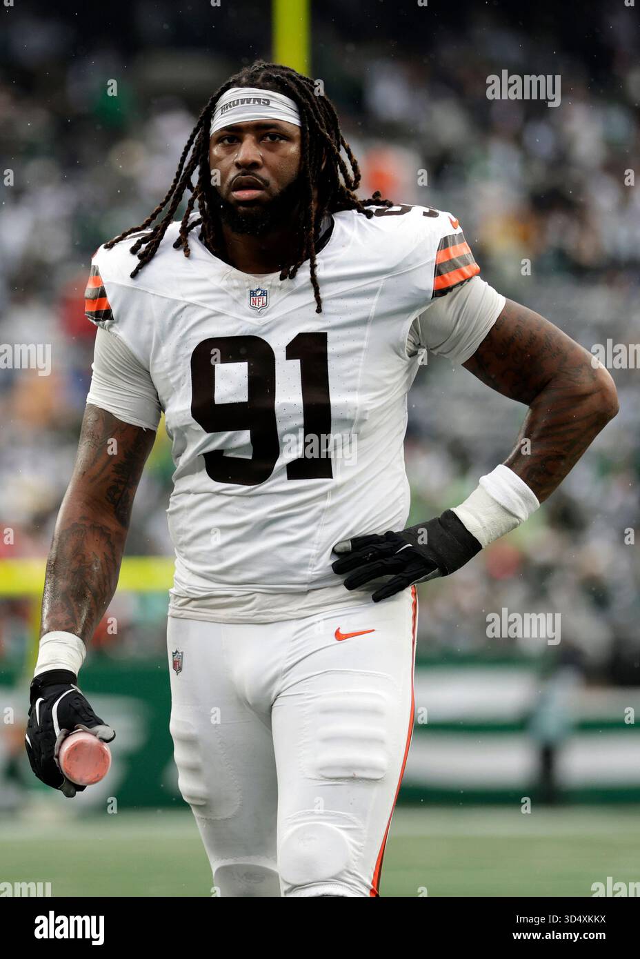 Cleveland Browns defensive end Alex Wright (91) during an NFL football ...