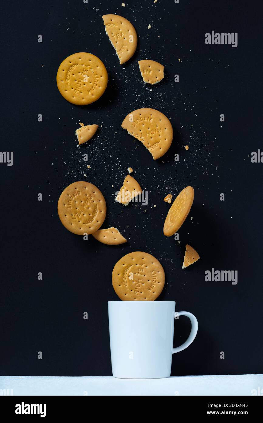 Tea biscuits cookies biscuits hi-res stock photography and images - Alamy