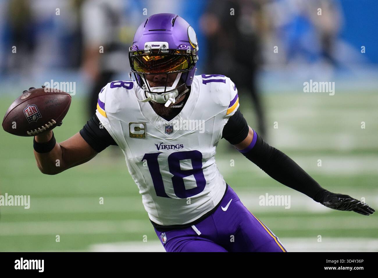 Minnesota Vikings wide receiver Justin Jefferson (18) runs the ball ...