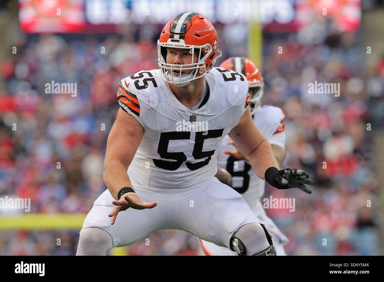 Cleveland Browns center Ethan Pocic against the New England Patriots ...