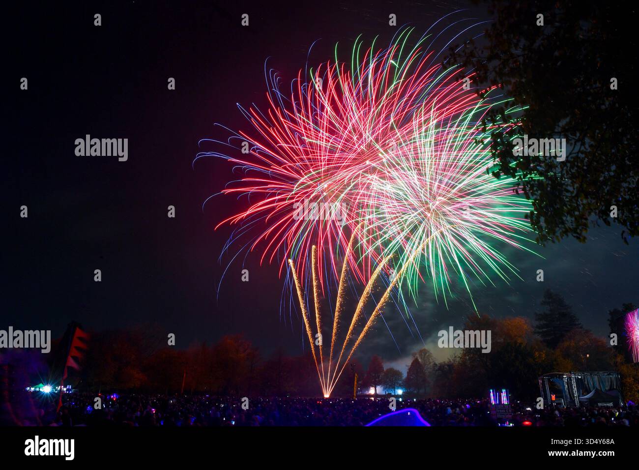 2025 fireworks uk hi-res stock photography and images - Alamy