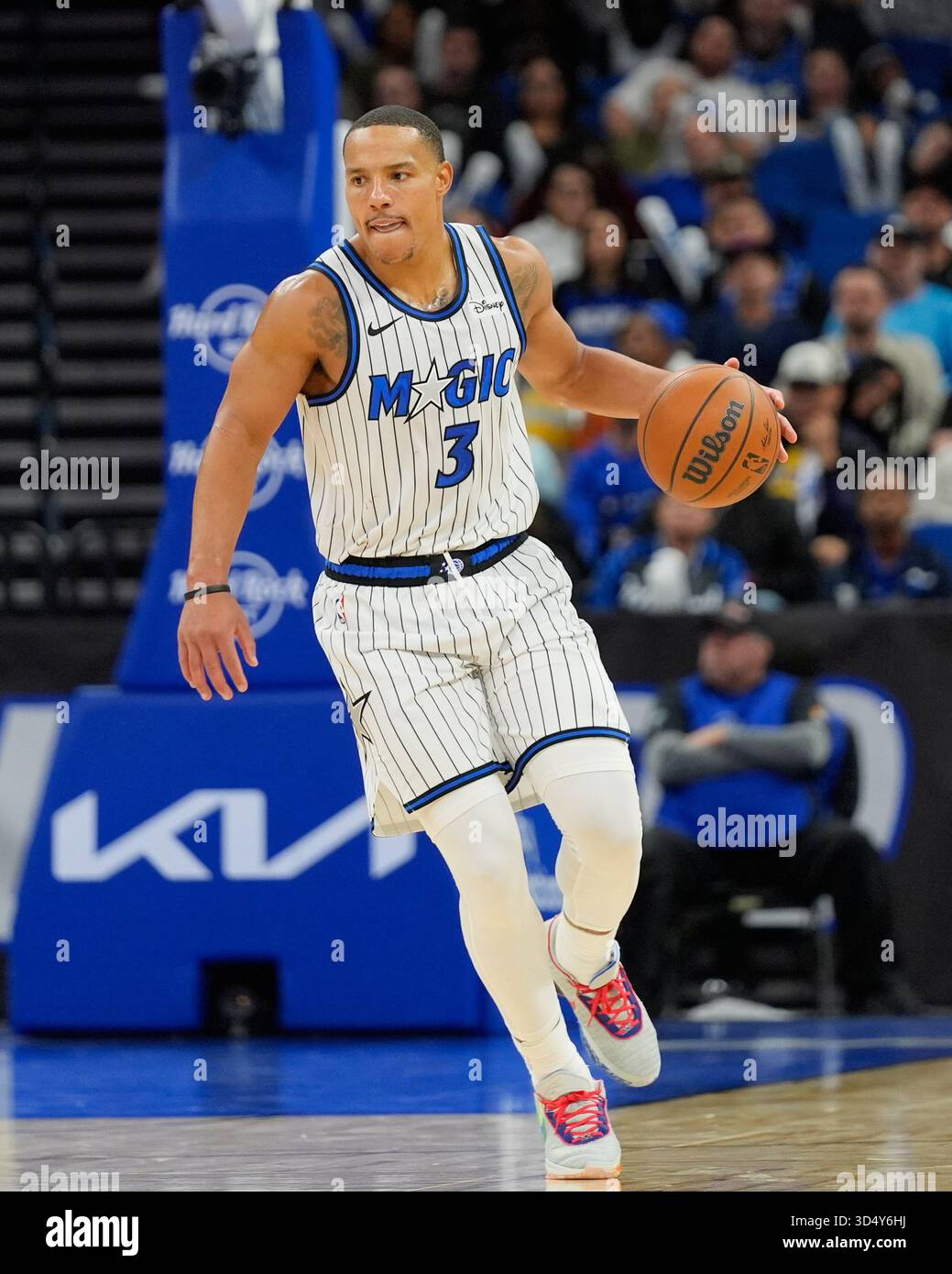 Orlando Magic guard Desmond Bane (3) moves the ball against the ...