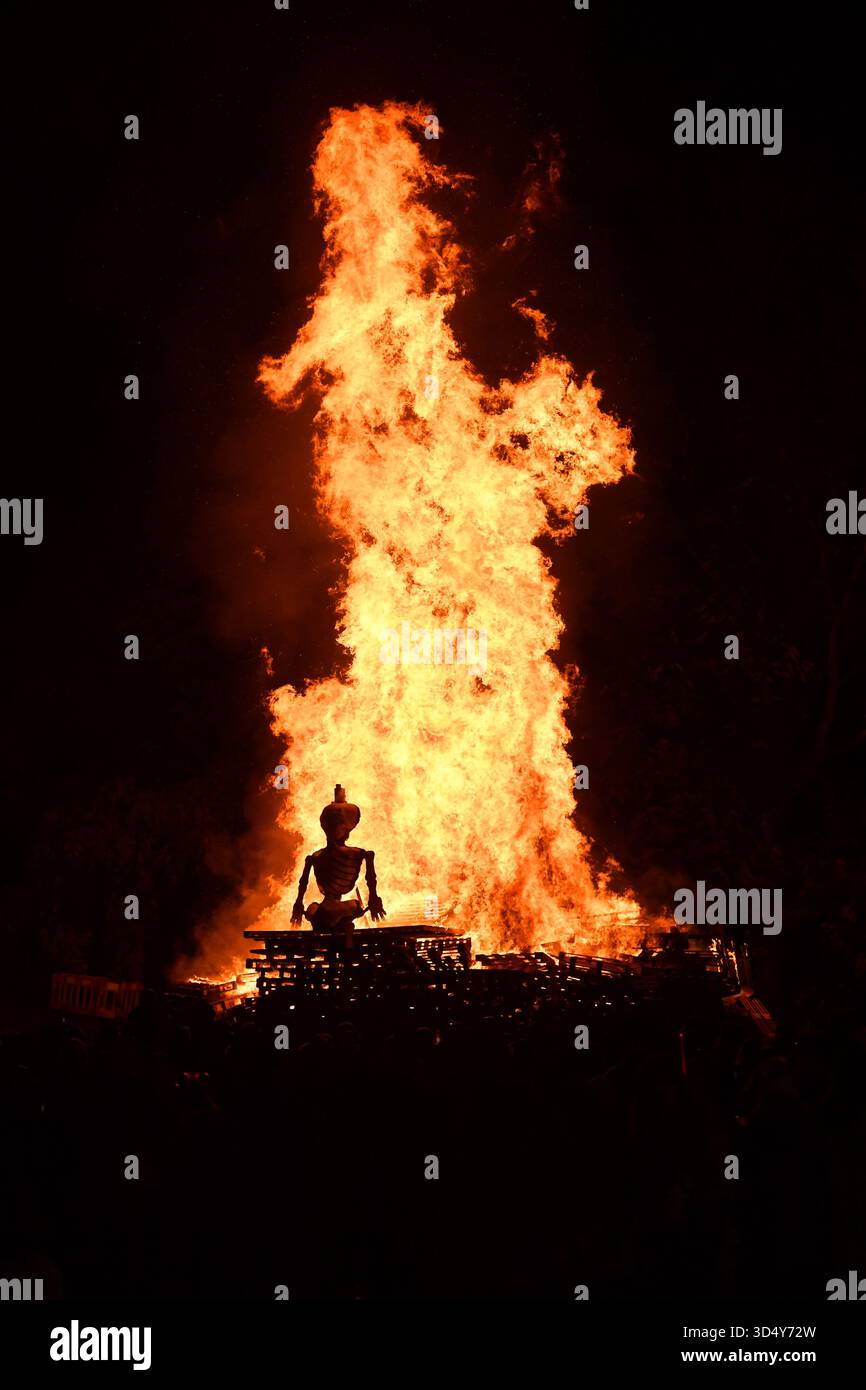 Leicester, Leicestershire, UK. 1st November 2025. Uk News. The bonfire ...