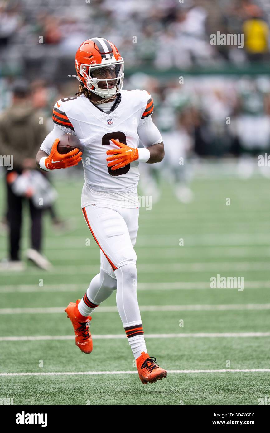 Cleveland Browns wide receiver Jerry Jeudy (3) in action prior to an ...