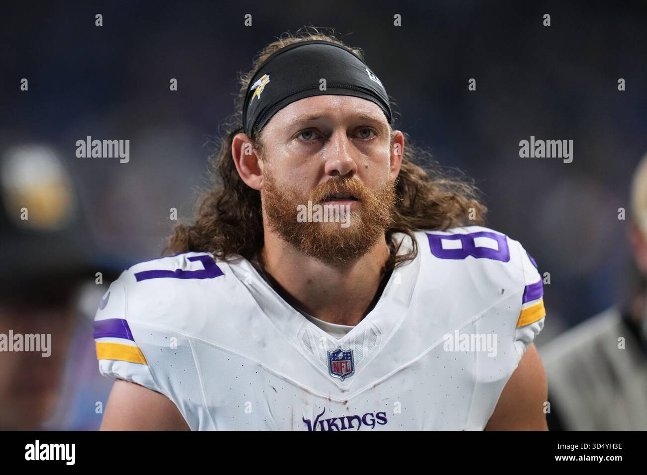 Minnesota Vikings tight end T.J. Hockenson (87) watches before an NFL ...