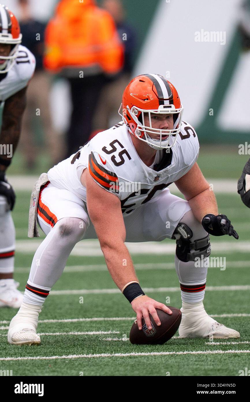 Cleveland Browns center Ethan Pocic (55) in action during an NFL ...
