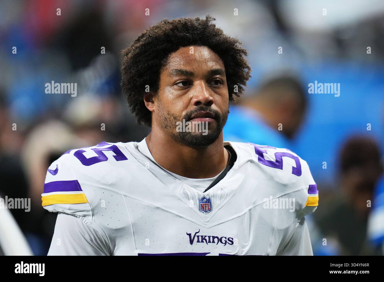 Minnesota Vikings linebacker Eric Wilson (55) watches before an NFL ...