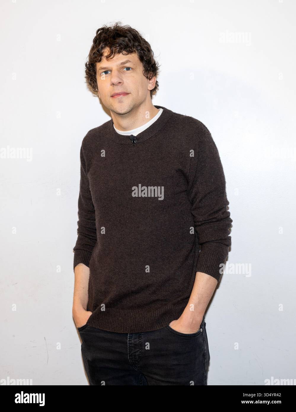 DORAL, FL - NOV 12: Jesse Eisenberg is seen during Despierta America ...
