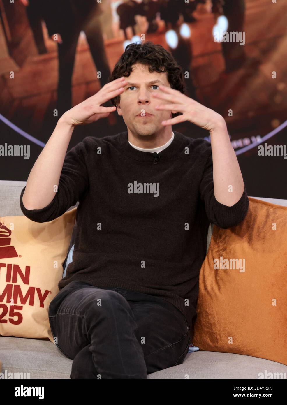 DORAL, FL - NOV 12: Jesse Eisenberg is seen during Despierta America ...