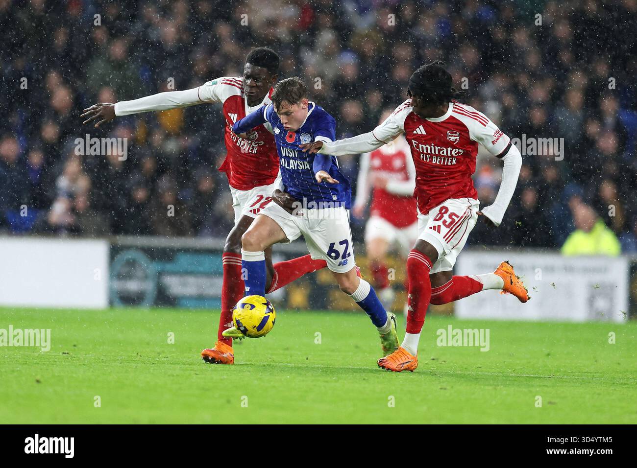 Ifeoluwa Ibrahim of Arsenal u21 (l) & Josiah King of Arsenal u21 (r ...
