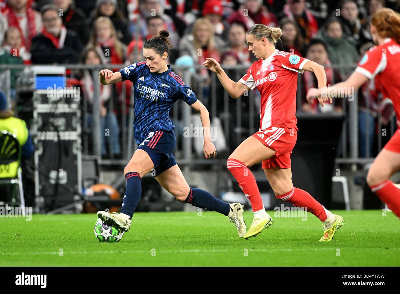 12 November 2025, Bavaria, Munich: Soccer, Women: Champions League ...
