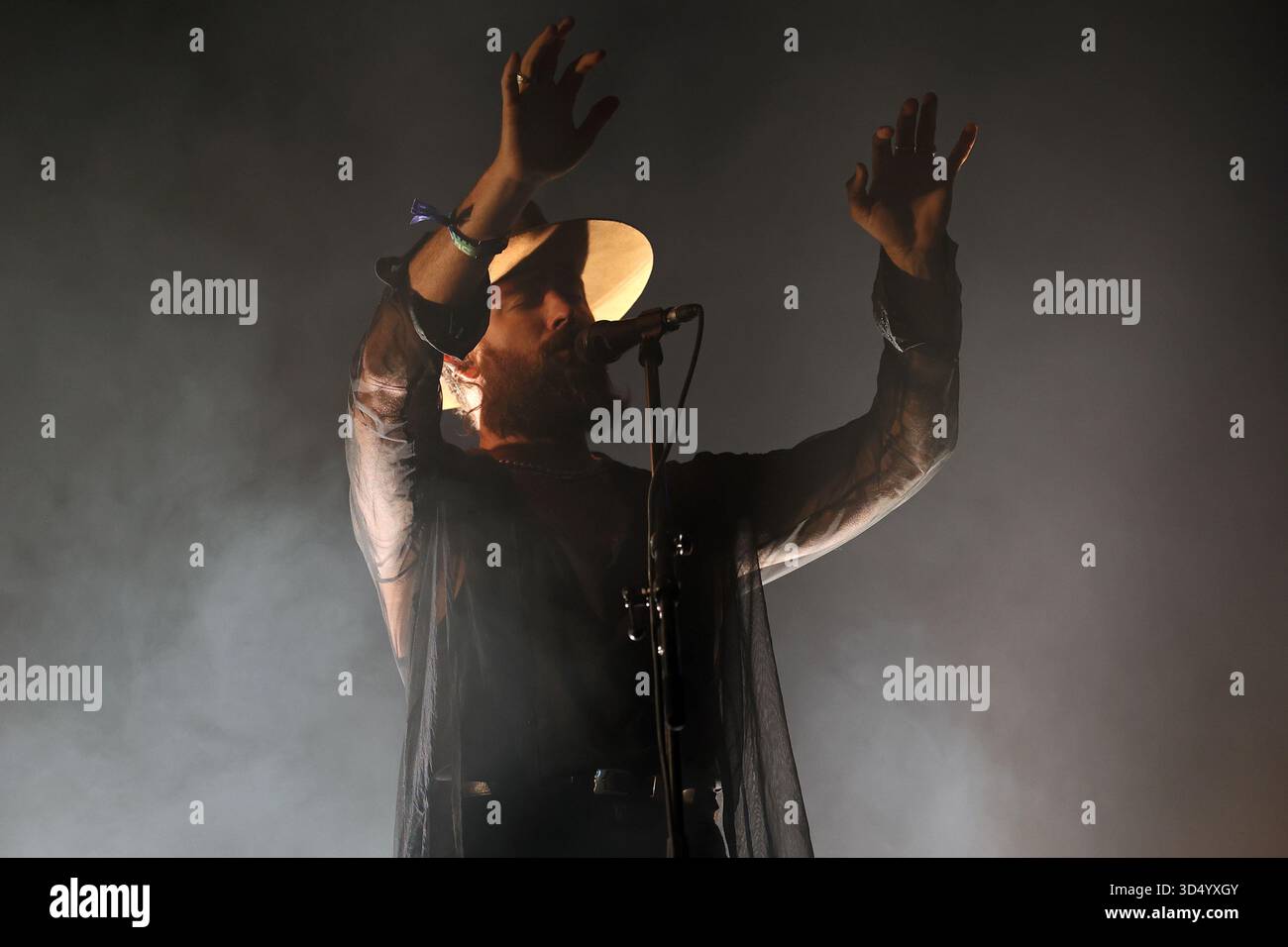 Grammy nominated australian singer hi-res stock photography and images ...