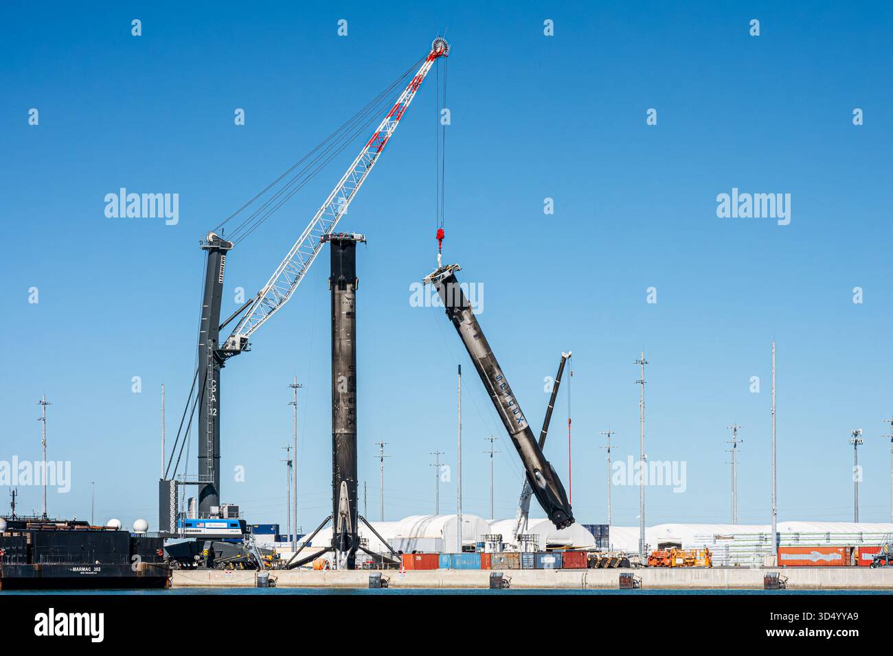 Spacex falcon 9 boosters landing hi-res stock photography and images ...