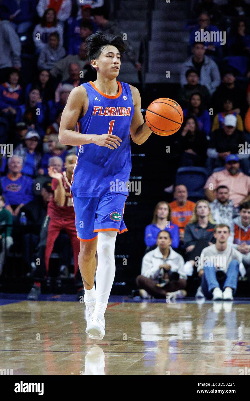 Florida guard Xaivian Lee (1) dribbles downcourt during the second half ...