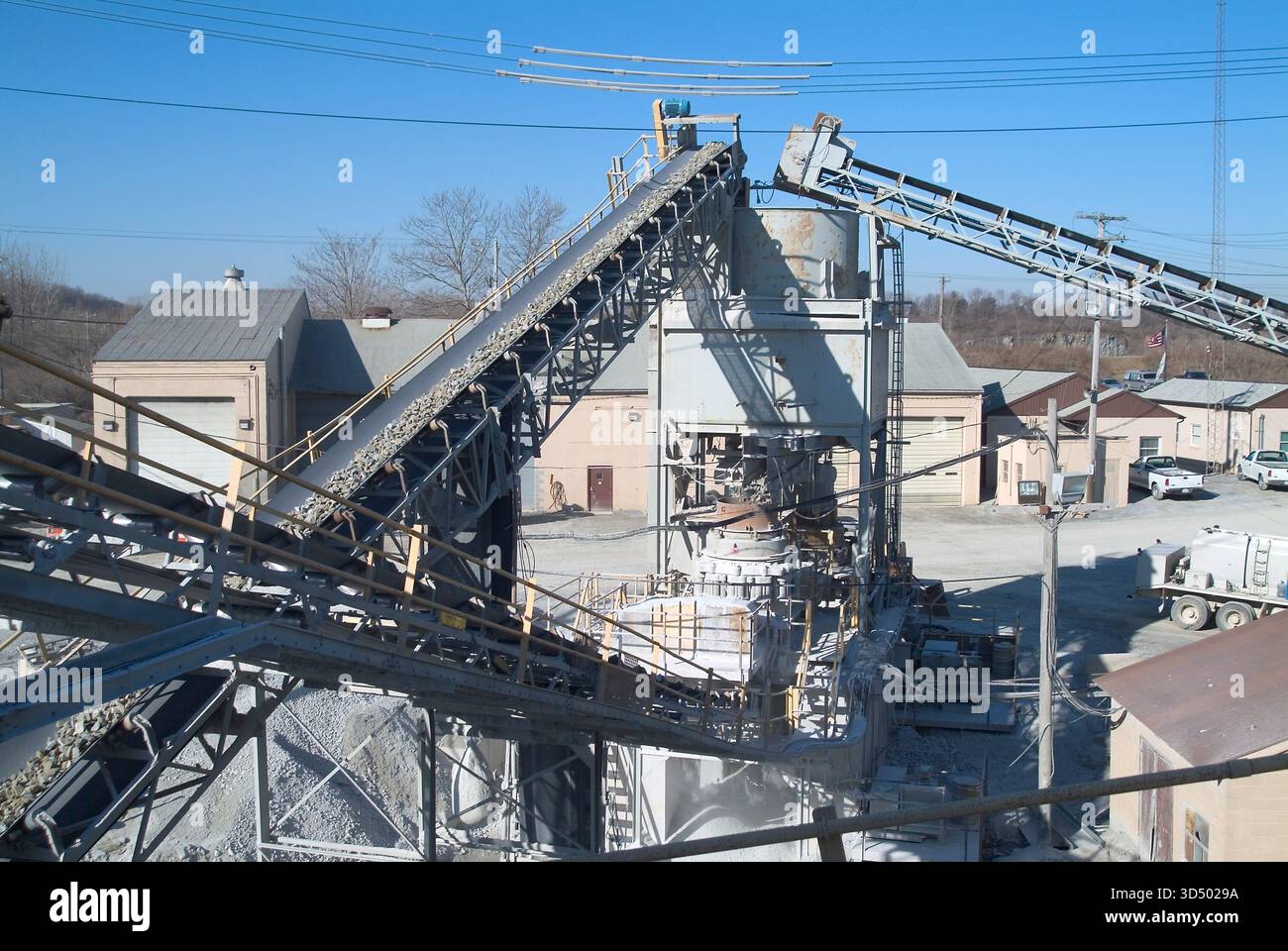 Big machinery conveyor belts hi-res stock photography and images - Alamy