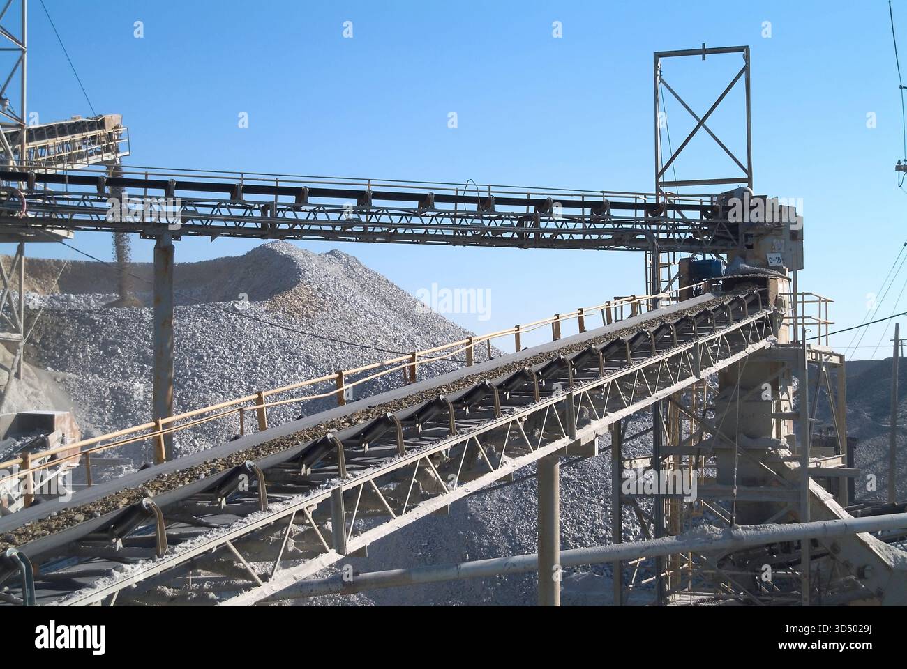 Conveyor belts in quarry moving rock and gravel, Pennsylvania, USA ...