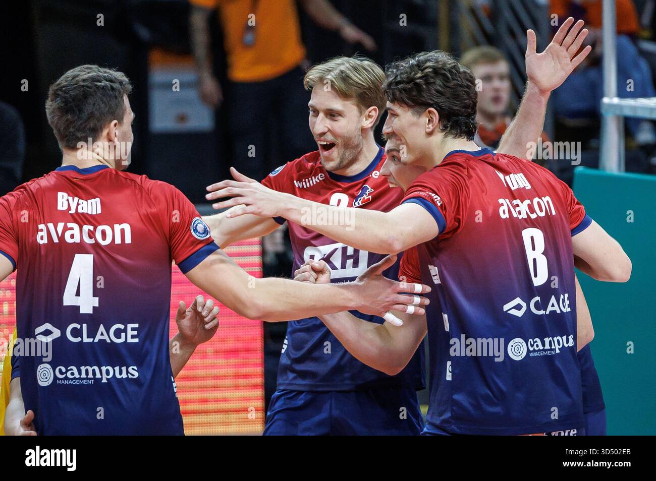 12 November 2025, Berlin: Volleyball, Men: Bundesliga, Berlin Volleys ...