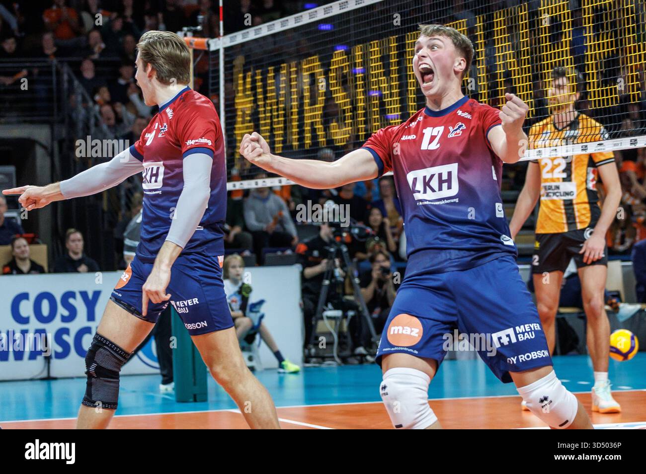 12 November 2025, Berlin: Volleyball, Men: Bundesliga, Berlin Volleys - SVG Lüneburg, Main Round ...