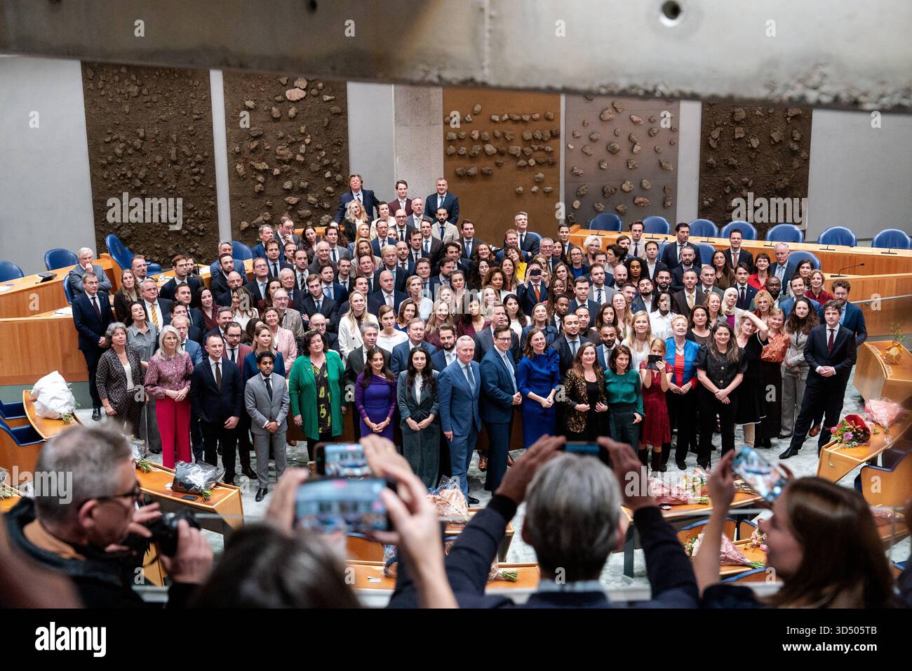 2025-11-12 Dutch Tweede Kamer New members take an oath or make a ...