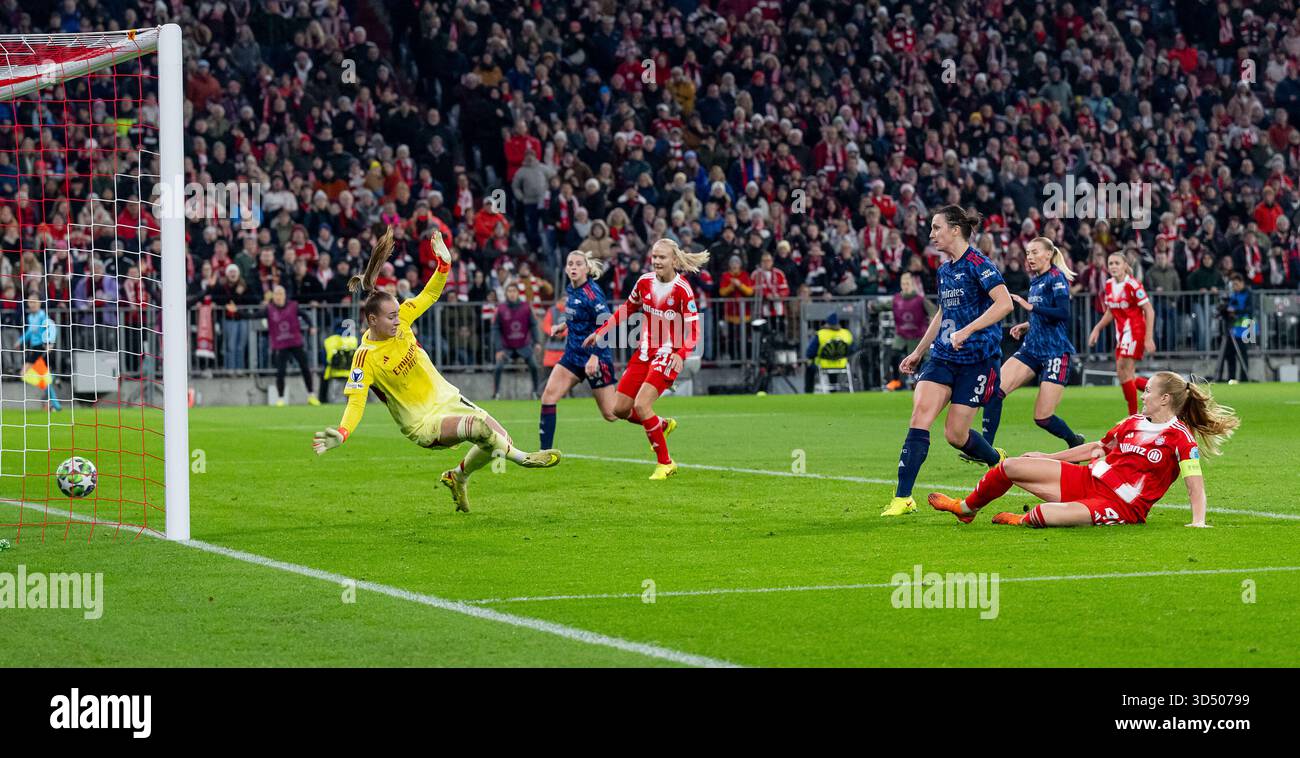 Glodis Perla Viggosdottir (FC FC Bayern Munich Women, #04) during her ...