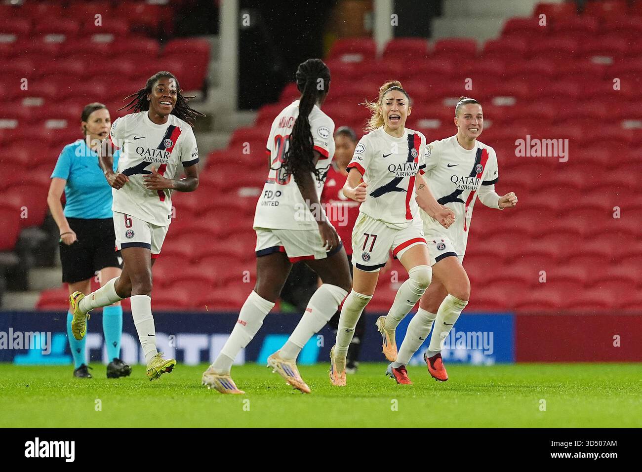 Paris Saint-Germain's Olga Carmona (second right) celebrates scoring ...