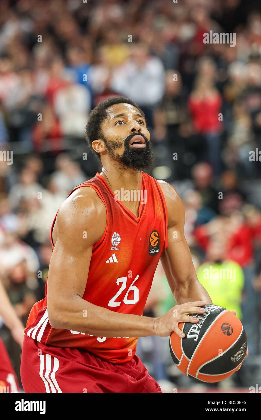 Spencer Dinwiddie (FC Bayern Basketball, #26) at the free throw, GER, FC Bayern Basketball vs ...
