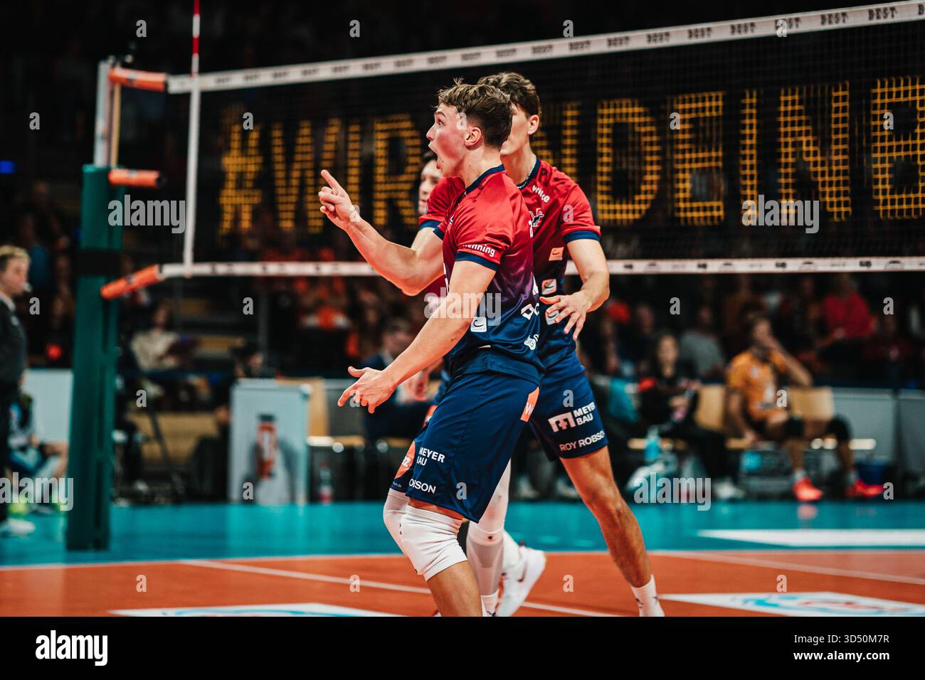 Santeri Välimaa (SVG Lüneburg, 12) celebrates; Volleyball Bundesliga ...