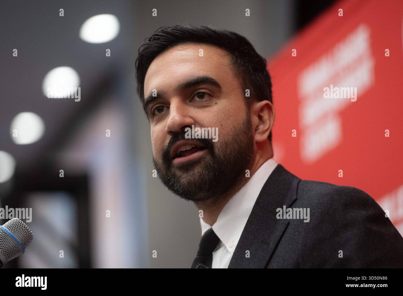 Photo by: NDZ/STAR MAX/IPx 2025 11/12/25 Zohran Mamdani delivers ...