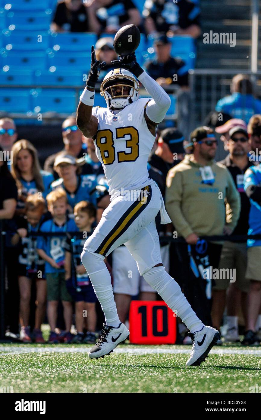 New Orleans Saints tight end Juwan Johnson (83) warms up before an NFL ...