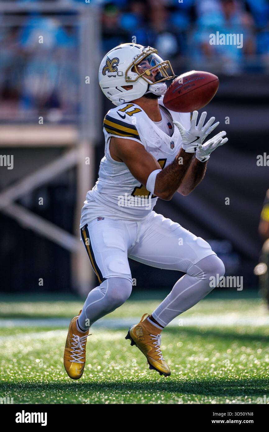 New Orleans Saints wide receiver Dante Pettis (11) returns a kick ...