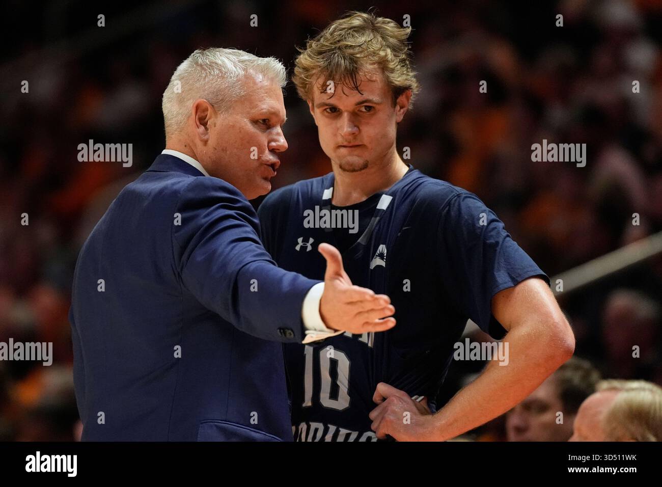 North Florida head coach Bobby Kennen talks to guard Kent Jackson (10 ...