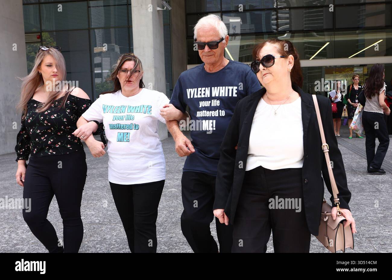 Family members of Vyleen White (L-R) Daughters Julie Ryan,Danice White ...