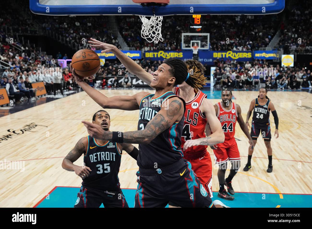 Detroit Pistons forward Bobi Klintman, front, shoots against Chicago ...