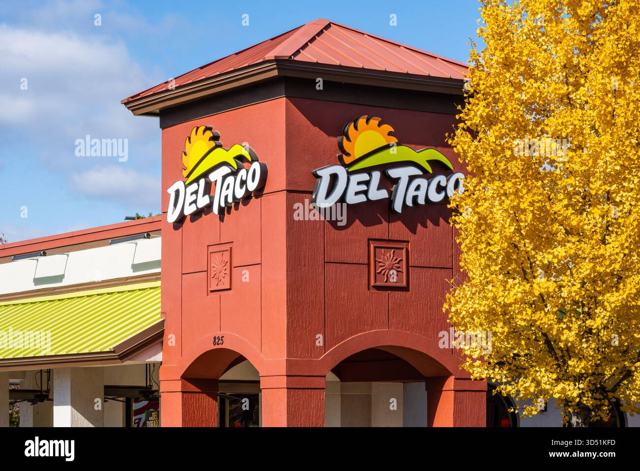 Del taco fast food sign hi-res stock photography and images - Alamy